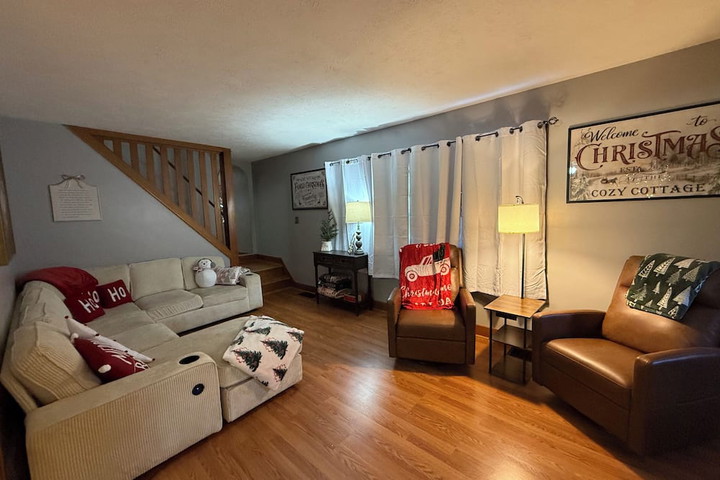 Cozy Christmas Cottage  No Cleaning Fee! - Kansas