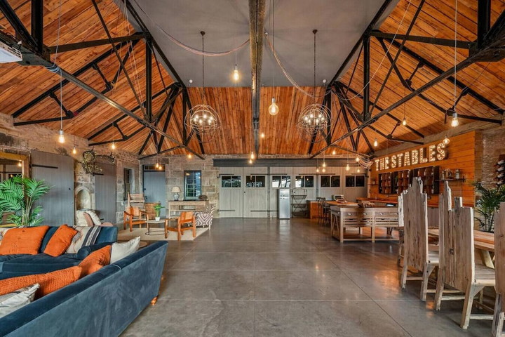 The Stables - Unique Conversion With Hot Tub! - Dundee