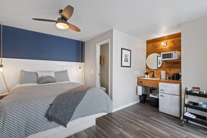 Your Home Away From Home! Pet-friendly, Free Parking, Near Long Beach Boardwalk - Long Beach, WA