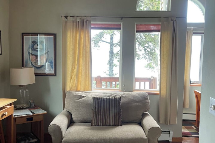 Kodiak Awesome View Vacation Rentals: The Captains Quarters - Kodiak, AK