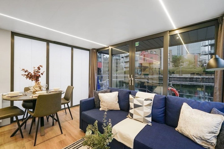 Unique Water Lodge With Rooftop - Greenwich