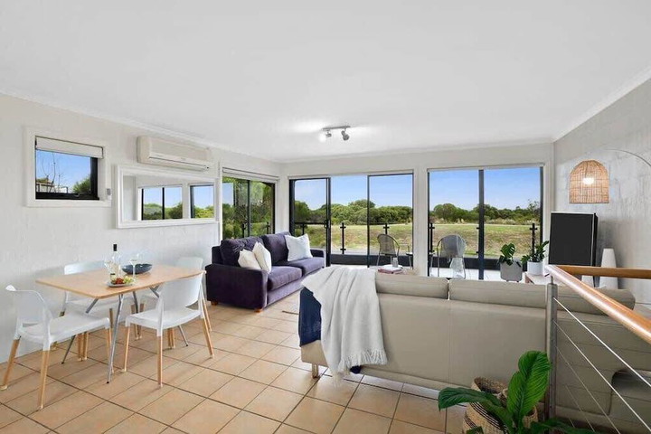 On The Esplanade - Seafront Apartment - Torquay