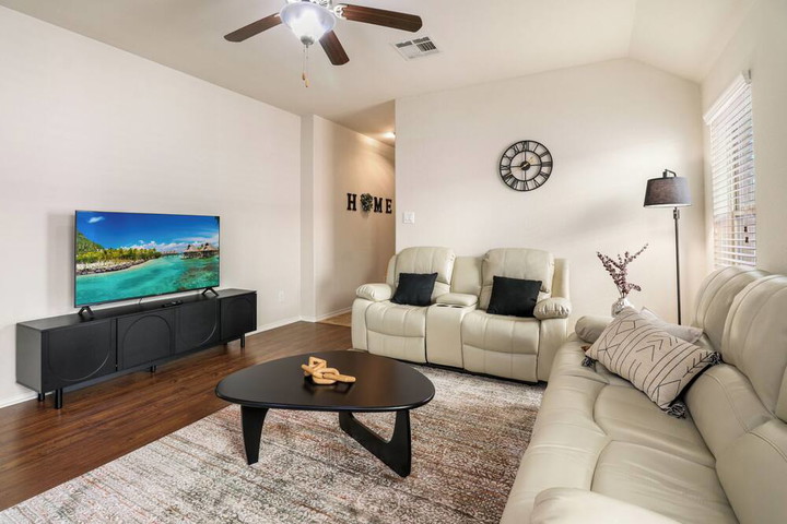 Sleek 3br Houston Home, Central, Med Center & Nrg - Pearland, TX