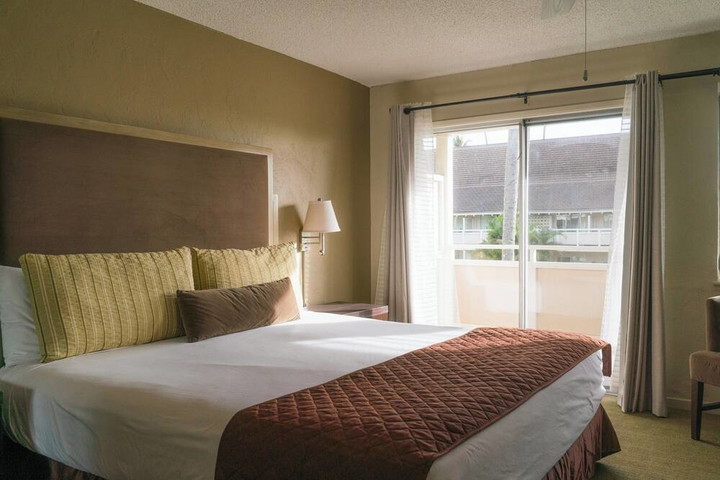 Walking Distance From Papaloa Beach, Outdoor Pool, Free Parking, Full Kitchen! - Kauai, HI