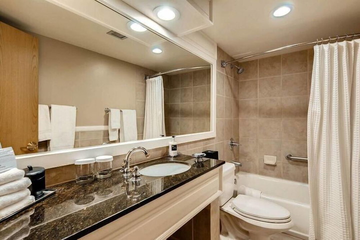 2 Queen Hotel Rm W/ Balcony | Spa, Pool & Shuttle - Dillon, CO