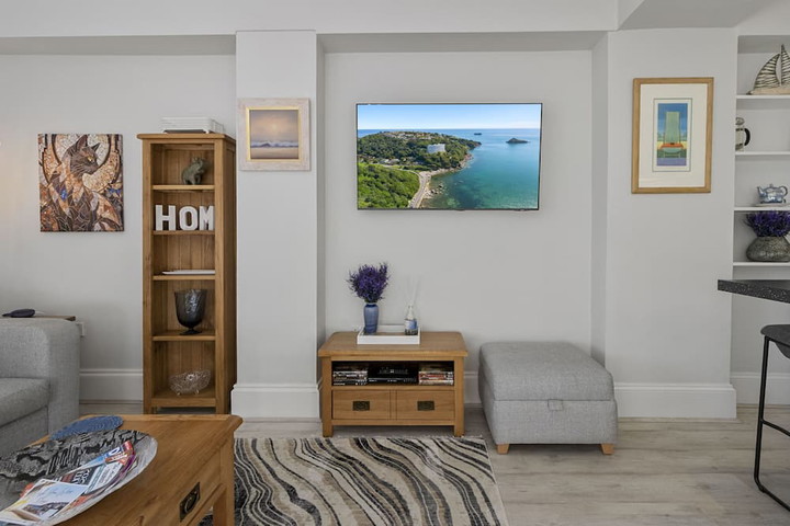 Apartment 16 Is A Stunning One Bedroom Garden Apartment In Chelston - Torquay