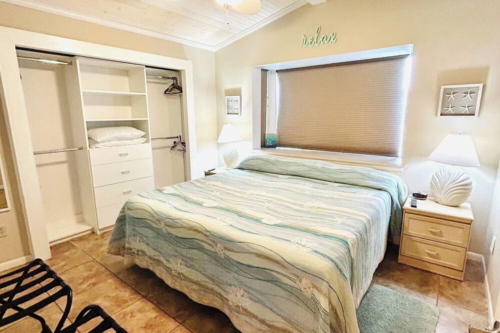 2 King Beds- 2 Golf Carts! 2 Pools, Playground, Shuffleboard, Putt Putt & More! - Panama City, FL