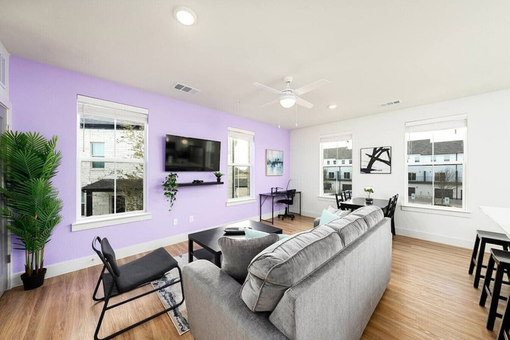 Luxurious 1br Gem  Steps From The Action - Pflugerville, TX