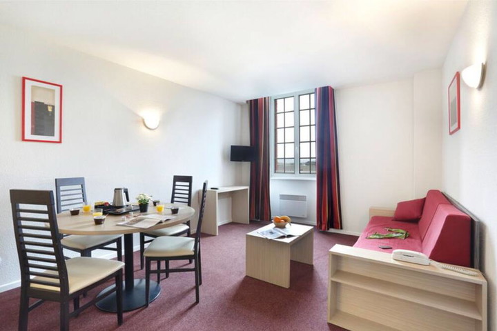 Appartement éConomique Avec Cuisine + Parking Gratuit & Tnt Tv - Épernay