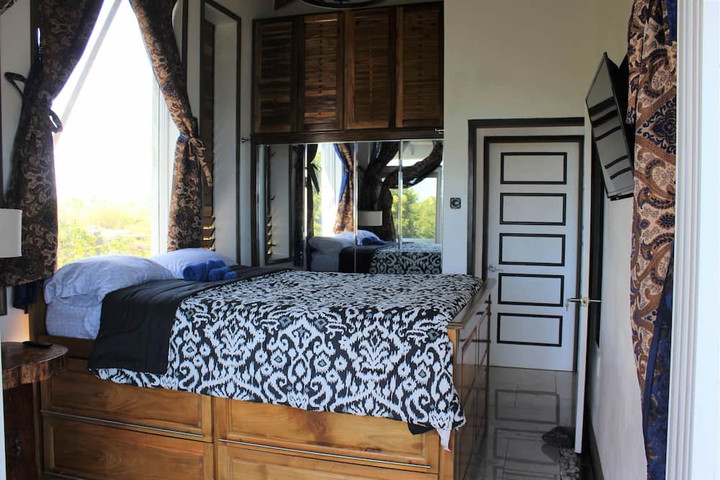 Luxurious One Bedroom Cottage - Granada
