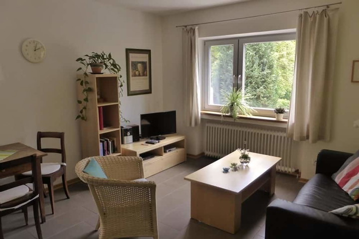 2nd Floor Apartment 5 Minutes To The Subway To Boston & Cambridge. - Roslindale - Boston