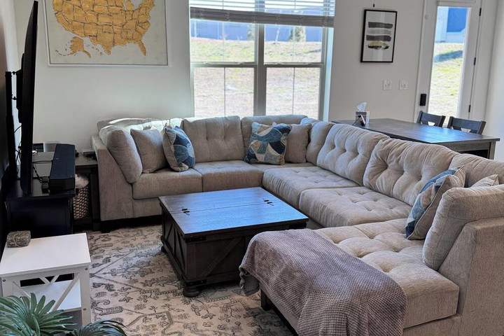 Luxury 3-bdrm Townhome In Gorgeous Maryville. 5 Mins To Tys, 40 Mins To Smokies! - Maryville, TN
