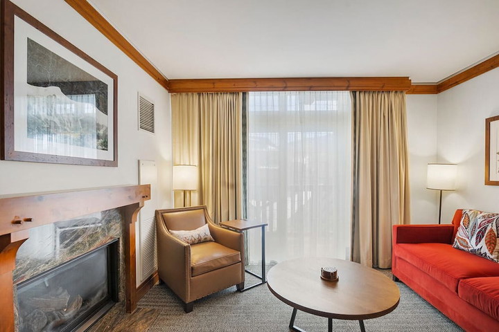 Adjoining Studios On Top Floor @Spruce Peak! - Stowe, VT