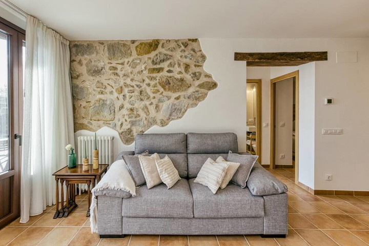 Vakantiehuis 'La Cabanya De La Rovira' Met Uitzicht Op De Bergen, Terras En Wifi - Olot