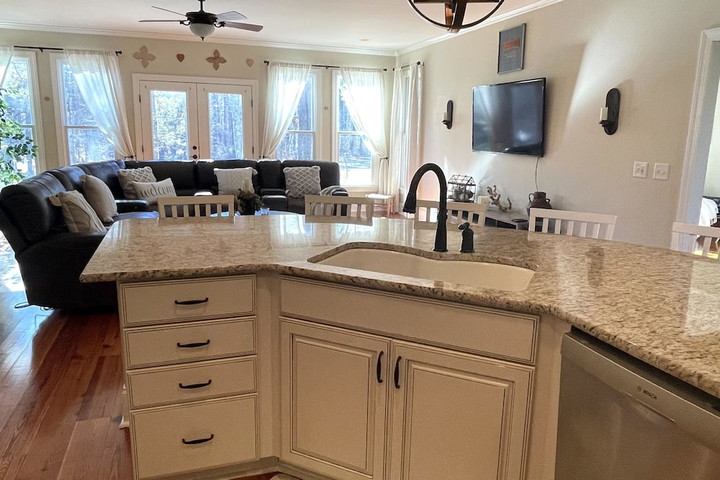 Modern Farm Home Close To Jordan Lake And Downtown Apex - Cary, NC