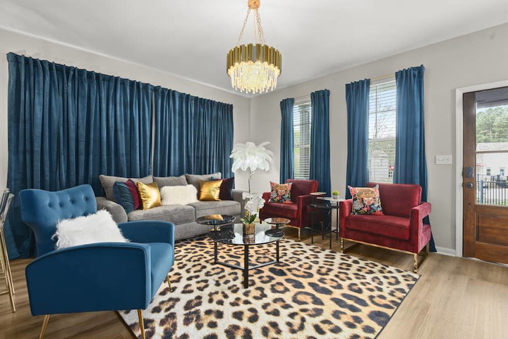 Luxury Themed Home! 5 Luxe K Suites+shuttle! - Oxford, MS