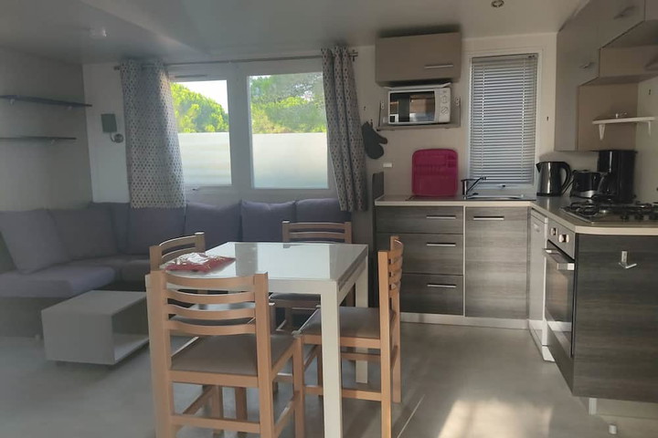 Mobil Home Climatisé Camping « Le Lac Des Rêves » - Montpellier