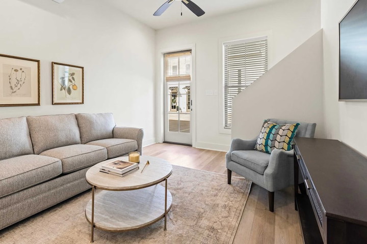 New Steiner House River Ranch King Office Frame Tv - Lafayette, LA
