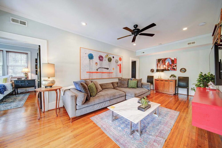 Boutique 2br Condo In Myers Park With Balcony & Free Parking Near Atrium Cmc - Charlotte, NC