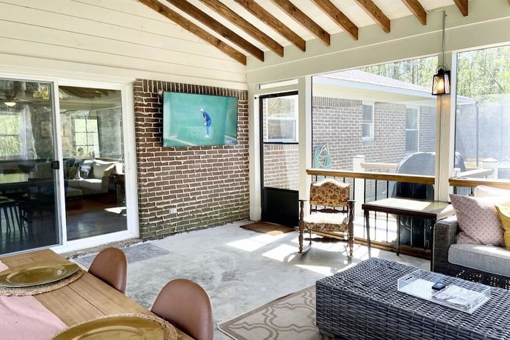 Quiet Home In The Woods, Minutes To Campus With A Gorgeous Back Porch! - Oxford