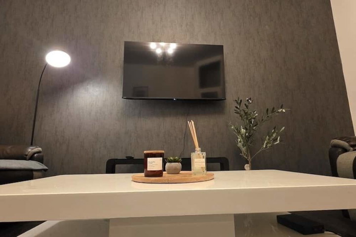 2 Br House, Sleeps 6, Odlham - Oldham