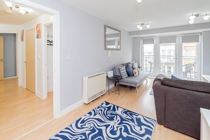 Modern 2-bedroom Apartment In Central Basingstoke Walk To Festival Place & The Avil Theatre . - Basingstoke