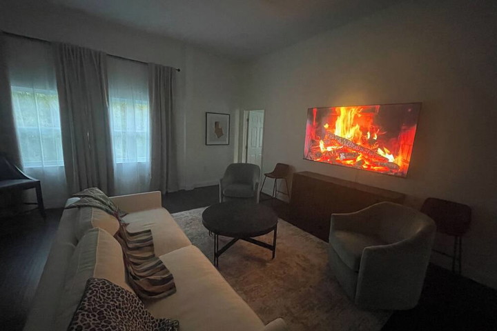 A Stunning Retreat On A Luxurious 2 Acre Estate - Lake Mary, FL