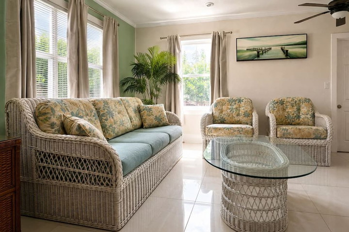 Stylish Florida Getaway Patio & Private Backyard - West Palm Beach, FL