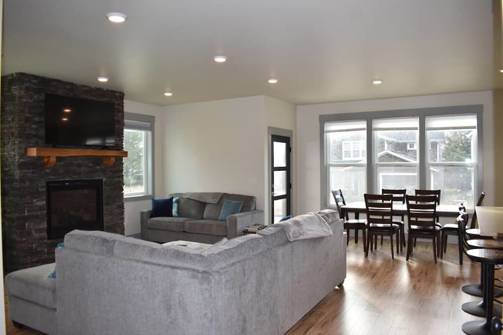 New Home! Pacific City, Nhbrhd Off Cape Kiwanda Dr, 5 Min. Walk To Beach/pelican - Pacific City, OR