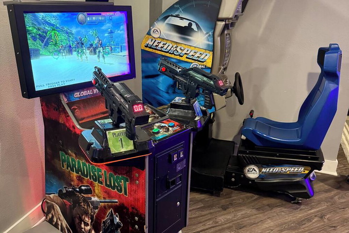 The Parkview House. Hot Tub, Arcade & Park! - Dubuque, IA