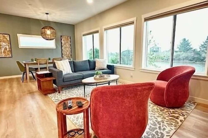 After Dune Delight Is A Newly Built Waterfront Escape With Peaceful Canal Viewsdesigned For Slow Mornings, Cozy Evenings, And Effortless Coastal Living. - Ocean Shores, WA