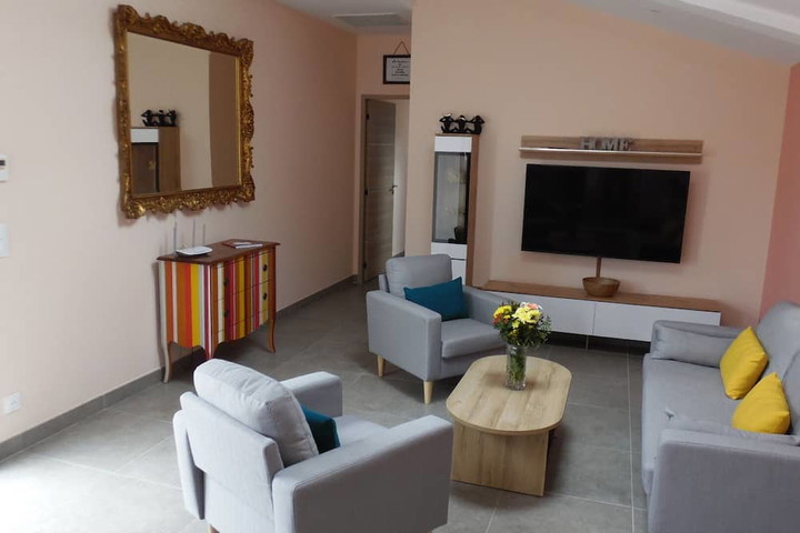 Villa ô Chris, Spacieuse, 2 Terrasses, 1 Spa , Marseille, La Côte Bleu, Aix 15mn - Marignane