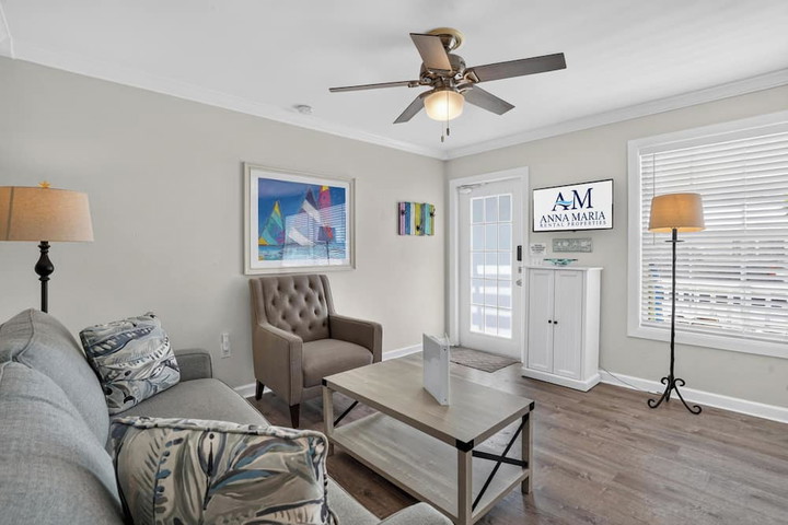 Tradewinds Cottage #16 | Walk To Beach  Heated Pool  Bayfront Pier - Holmes Beach, FL