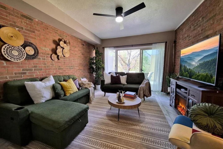 Spring Special: 2br Condo -Close To Dollywood- Attractions - Pigeon Forge, TN