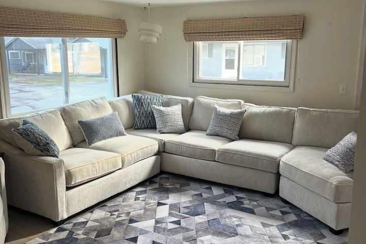 Waterfront Escape - Bay View Beach House - East Tawas, MI