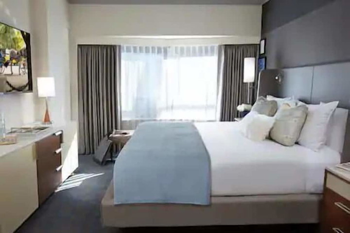 New York | Nyc City Retreat | Spa & Fitness | 1br Penthouse - New York City, NY