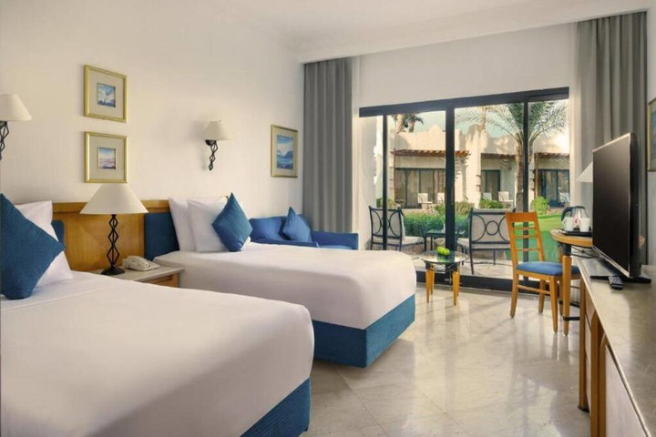 Ocean Breezes, Palm Trees, And Two Poolside Lounging For The Perfect Getaway - Sharm El-Sheikh
