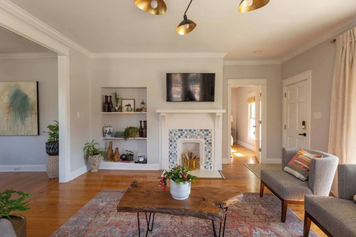 Cozy 3 Bedroom Home In Historic Cleveland Walking Distance From Lee University - Cleveland, TN