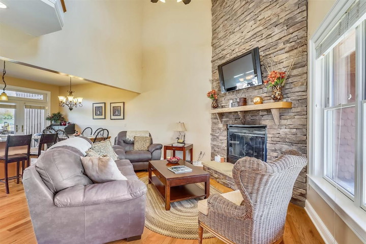Beautiful Townhome Close To Skiing Provides Easy Access Year-round! - Canaan Valley, WV