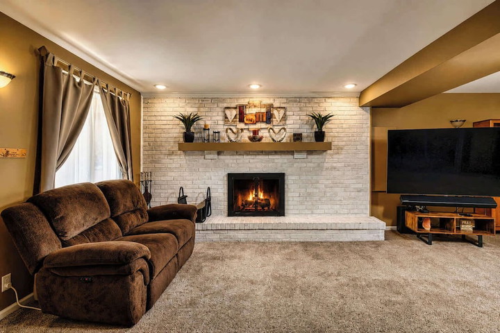 Riverside Haven | Firepit  Grill  Private Dock! - Fishers, IN