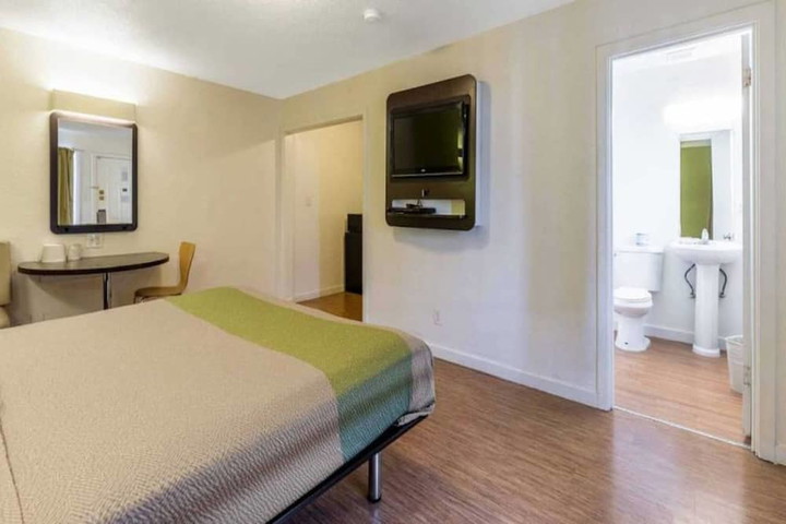 1 King Bed | Non-smoking - San Rafael, CA