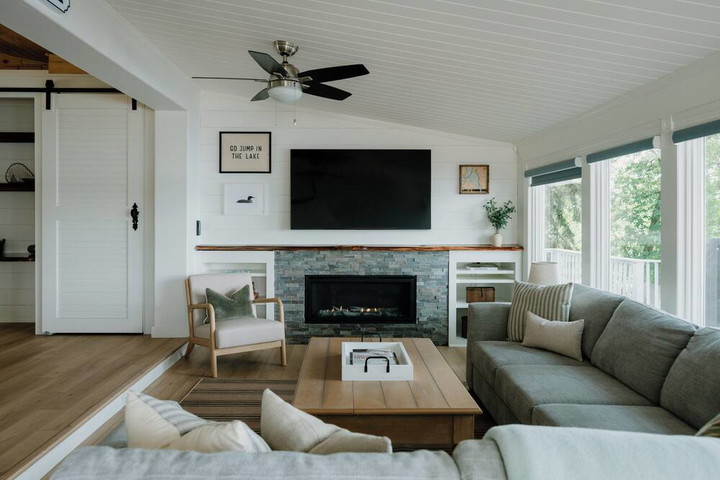 Alex Landing: Waterfront Getaway On Chain Of Lakes - Best Location & Views! - Alexandria, MN