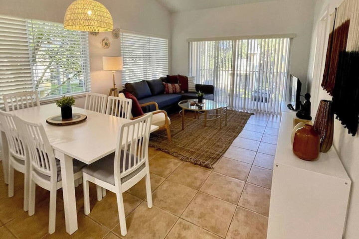 270c - Boca Retreat W/ Pool, Parking, Near Evert Tennis & Shops - Coral Springs