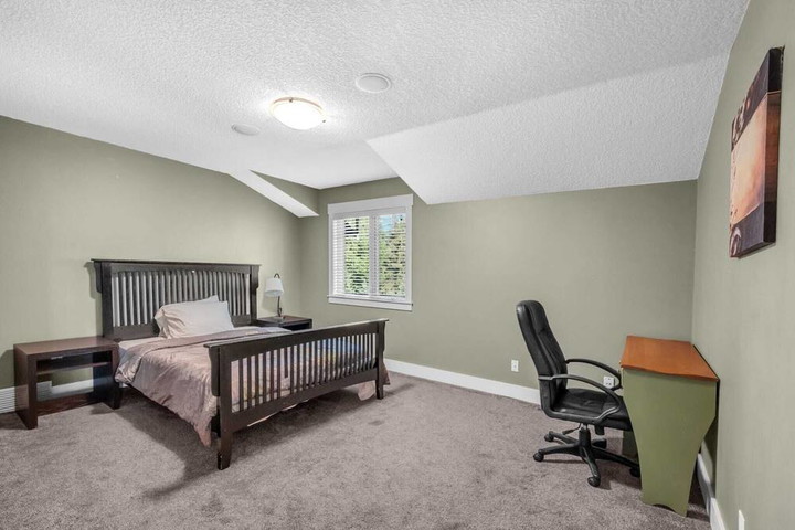 Rocky View Bed And Breakfast Deluxe Twin Room - Calgary