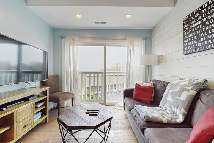 Charming Condo With Outdoor Pool, Private Washer/dryer, Partial Estuary View - Wells, ME