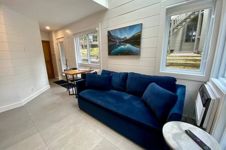 Modern Cottage In The Tremblant Ski Village - Mont-Tremblant