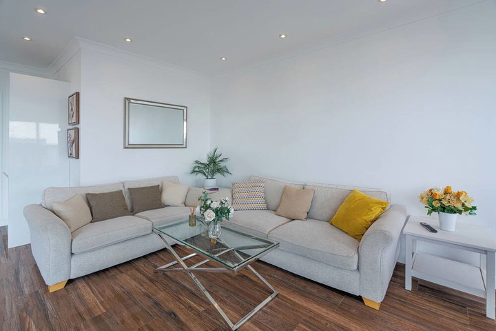 Beachfront Penthouse, Family Friendly, With Pool In Brighton - Sussex