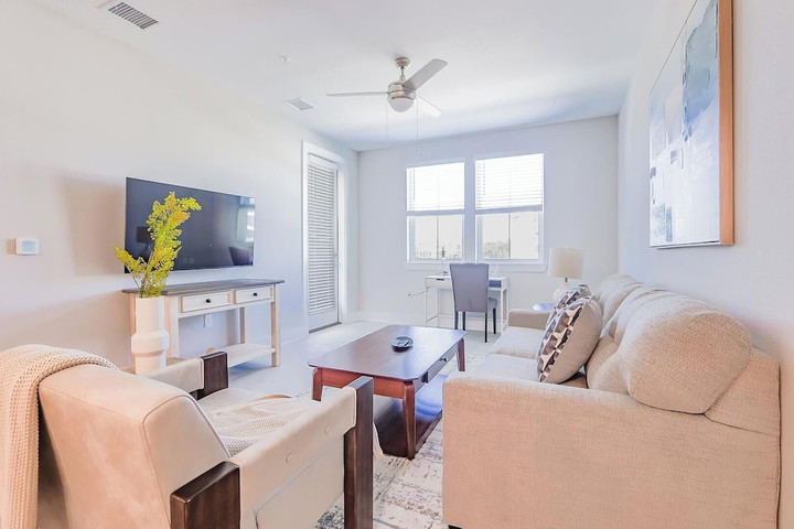 Landing | Modern 2bd, Pool, Clubhouse - Melbourne, FL