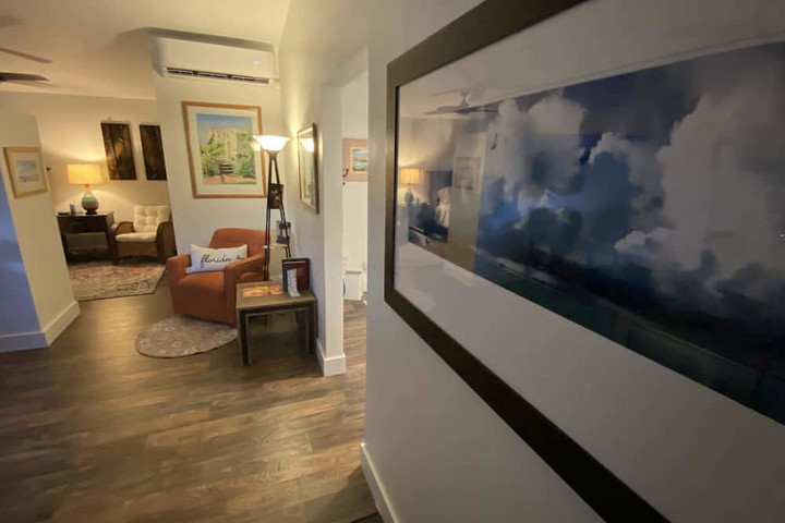 Spacious & Refreshing, The Mango Cottage: Near The Beach & All Things S. Fl! - Fort Lauderdale
