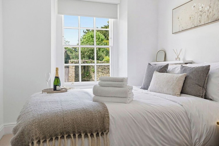 The Nook - 1-bed Cosy Central Apt - King Bed, Coffee Bar - Nailsworth